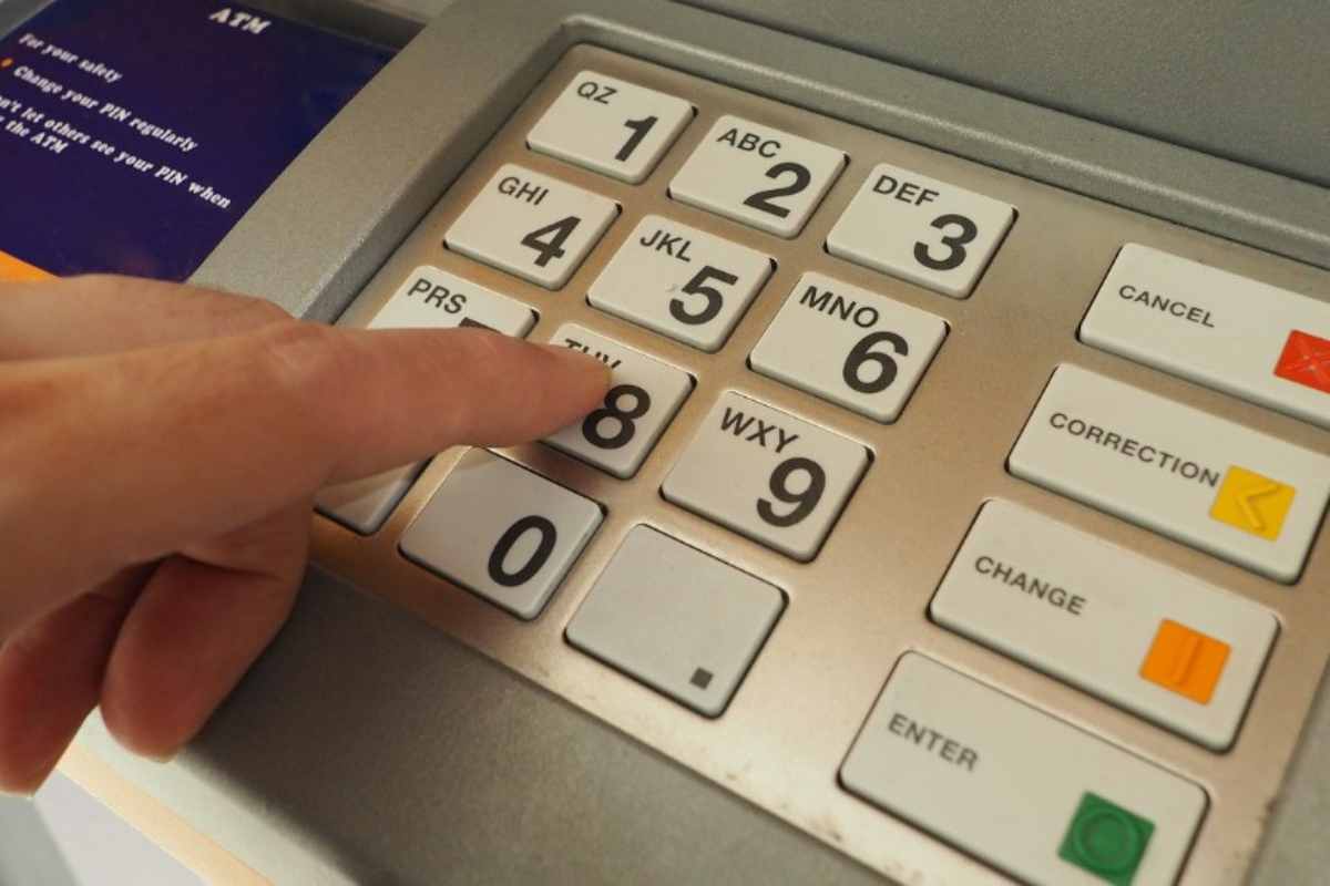 Addio bancomat? Dopo anni la rivoluzione: come si potrà prelevare da ...
